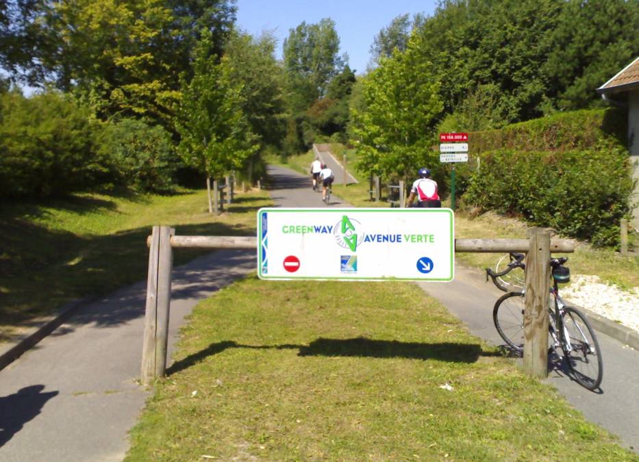 Paris-London: 400 km along the Avenue Verte - Bicycle Touring